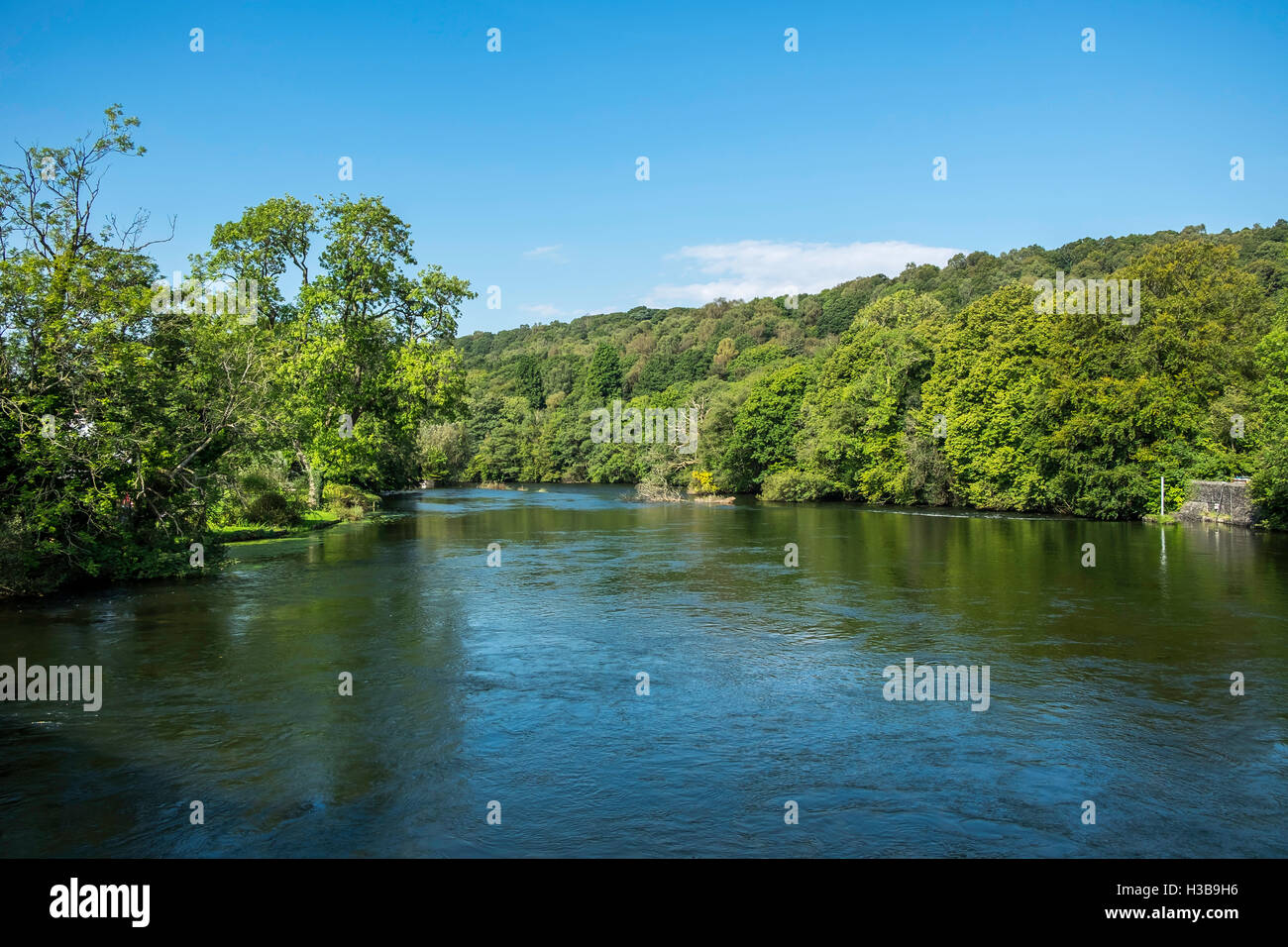 Leven river bridge hi-res stock photography and images - Alamy