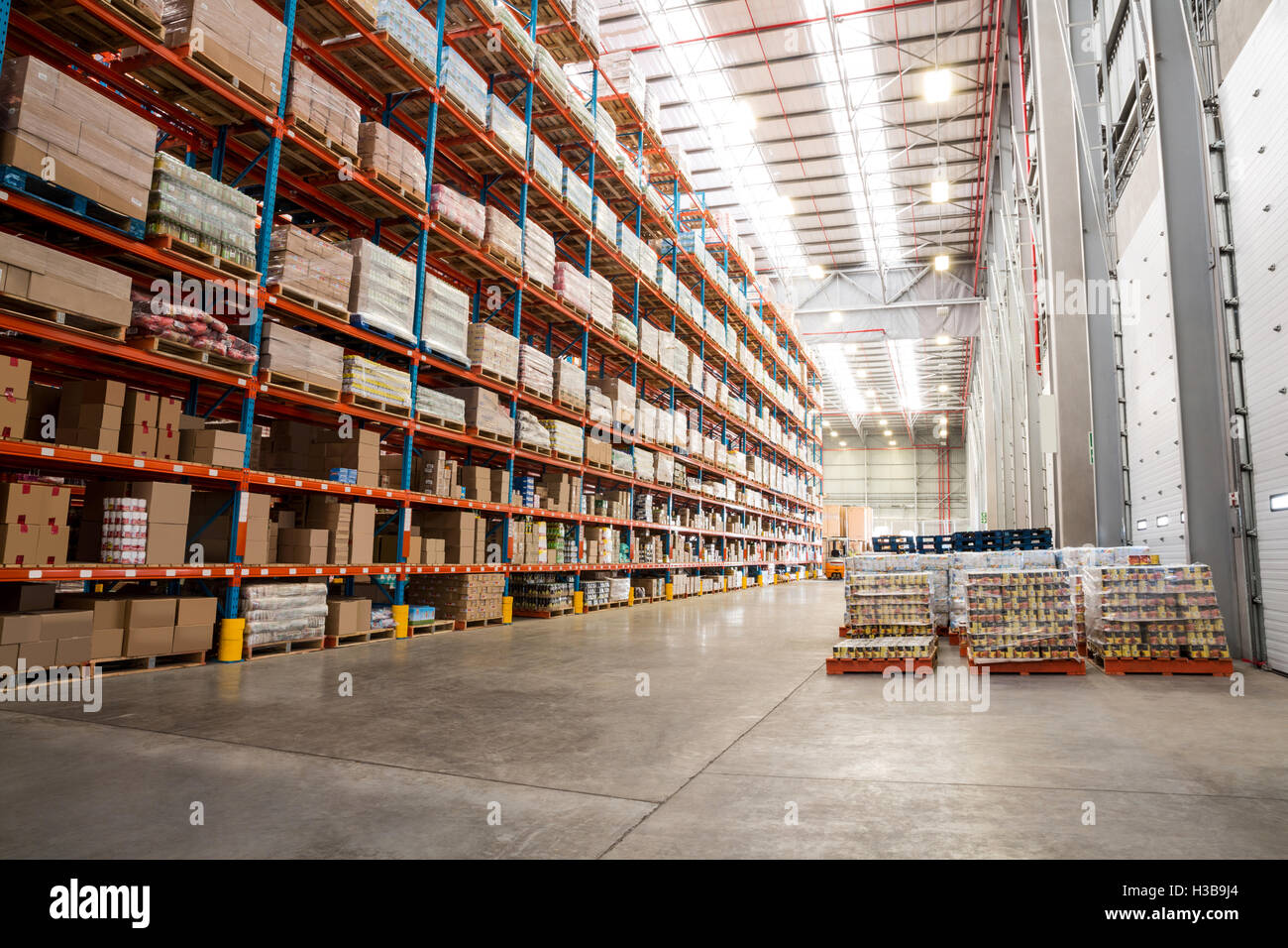 Hardware aisle hi-res stock photography and images - Alamy