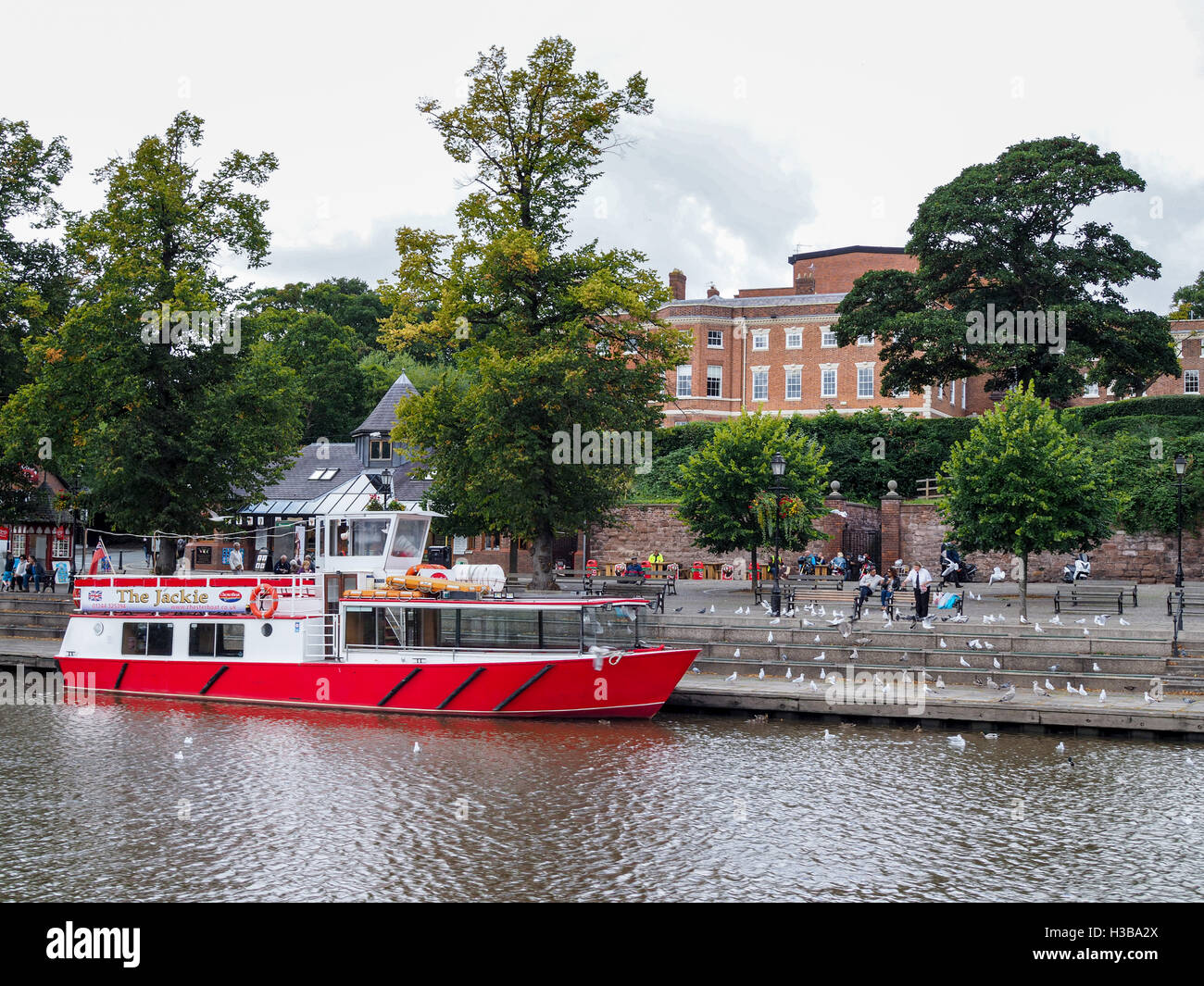 Boat river bridge chester hi-res stock photography and images - Alamy