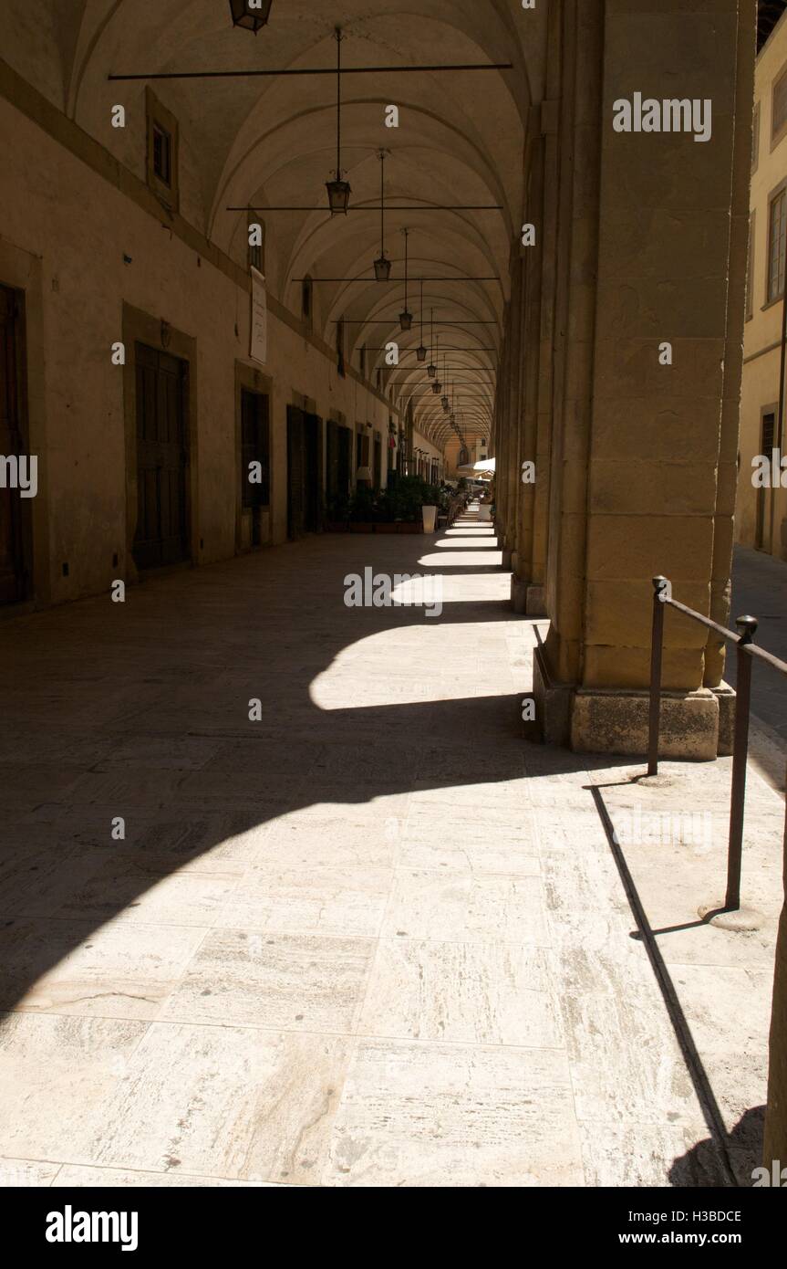 Loggia arches hi-res stock photography and images - Alamy