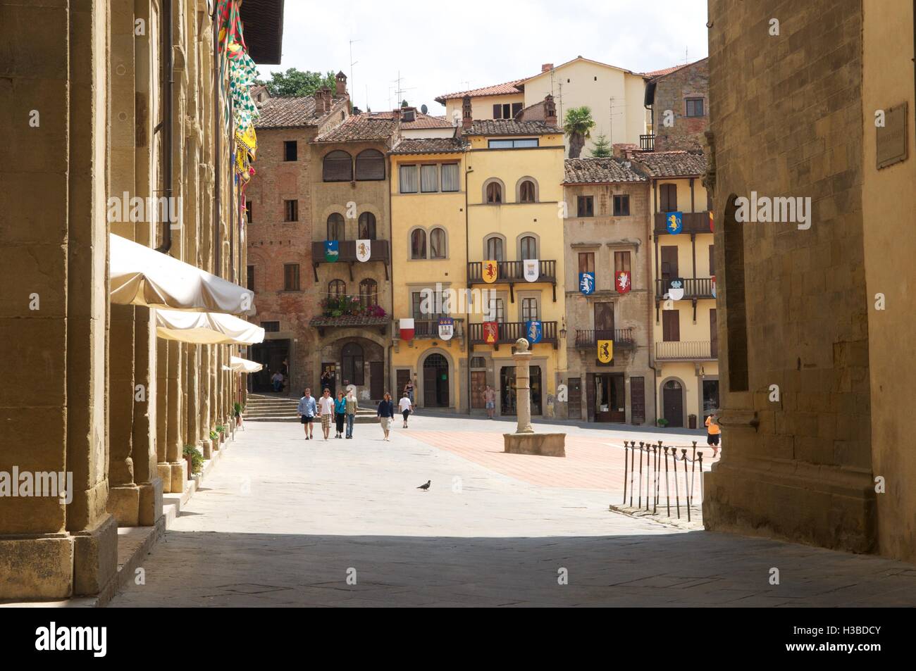 Tall buildings medieval hi-res stock photography and images - Alamy