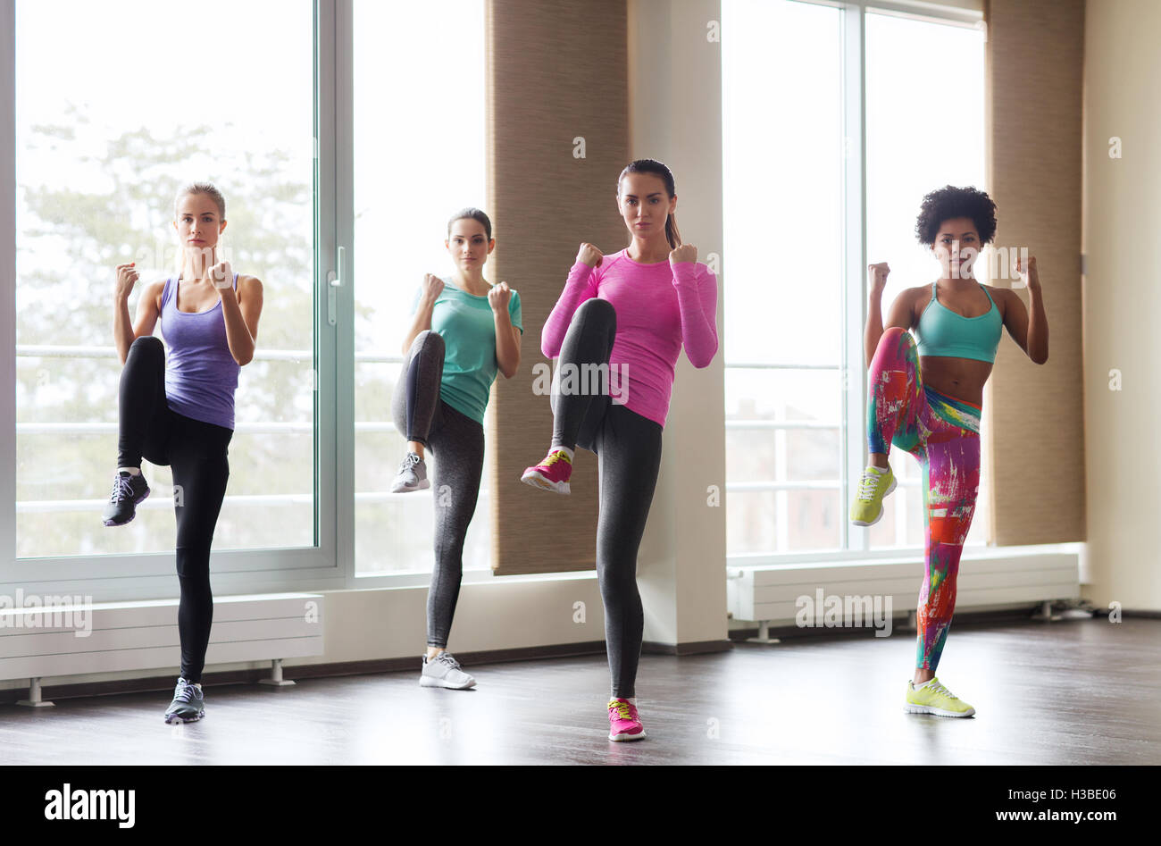 group of women working out in gym Stock Photo - Alamy