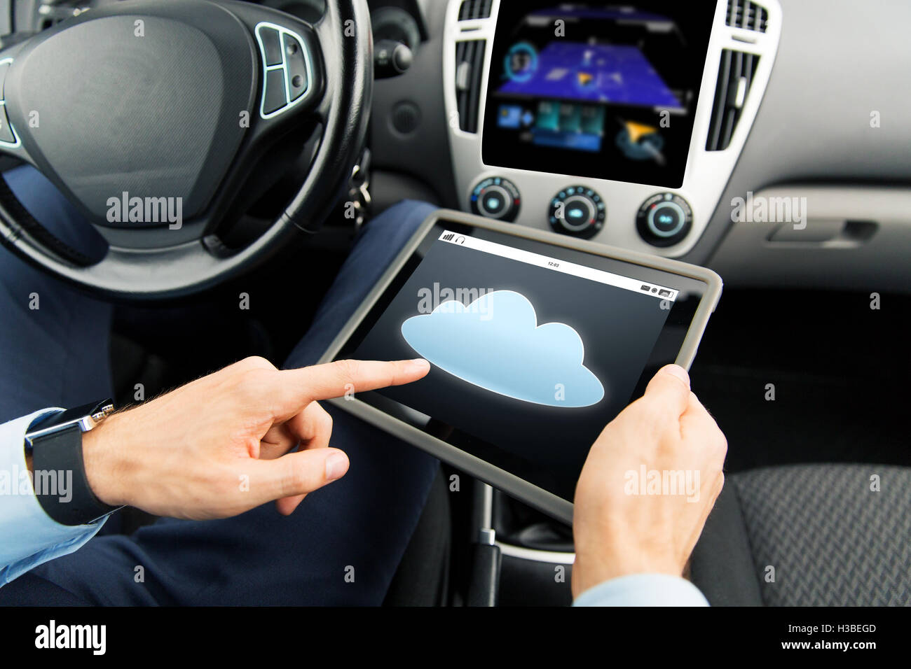 Car cloud computing hi-res stock photography and images - Alamy