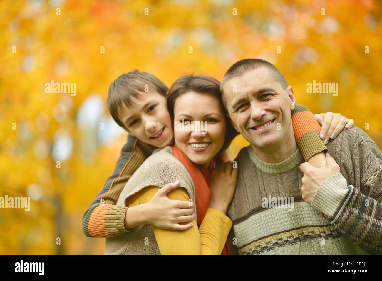 Happy smiling family Stock Photo - Alamy
