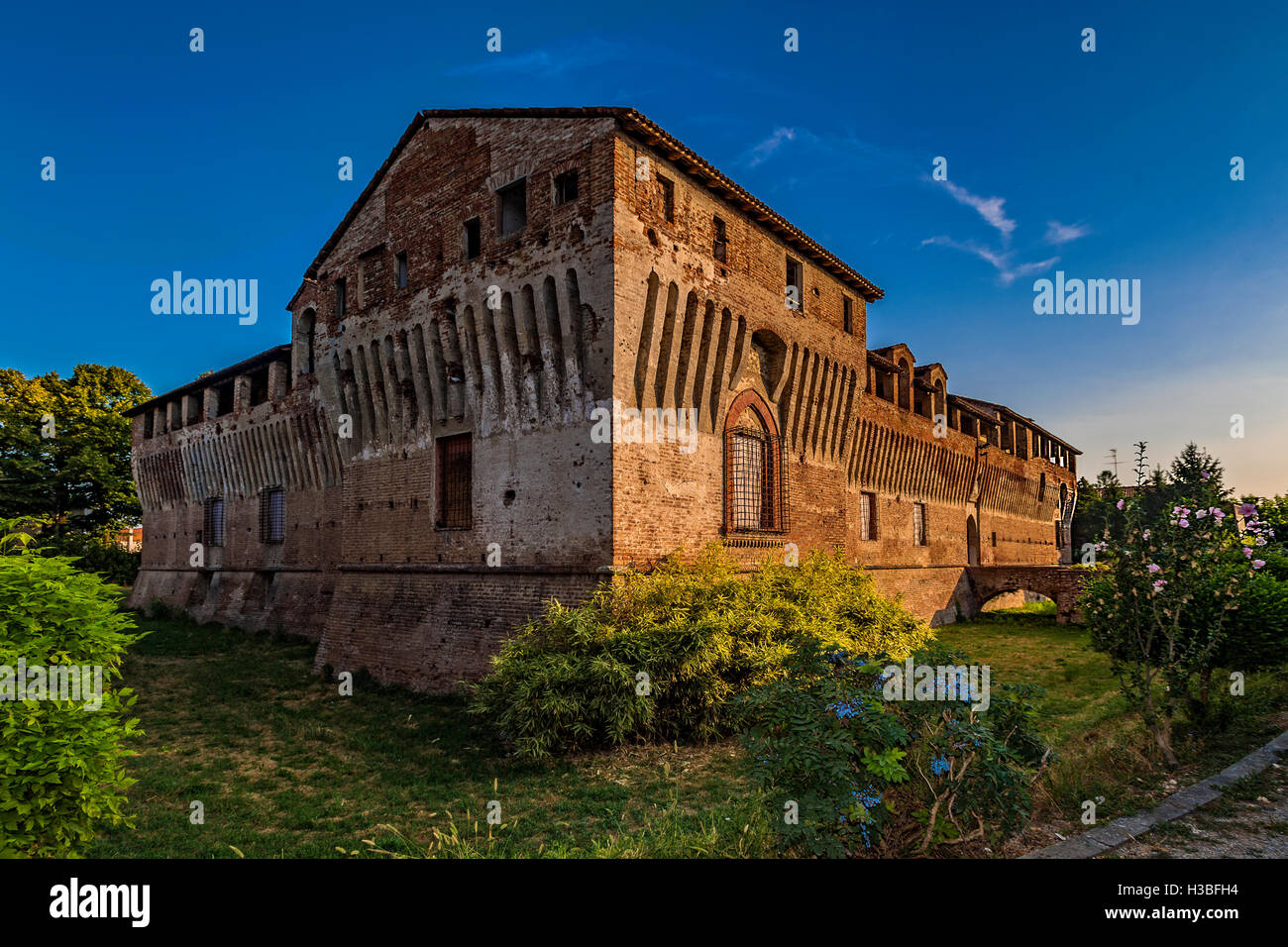 Emilia Romagna Roccabianca the castle Stock Photo - Alamy