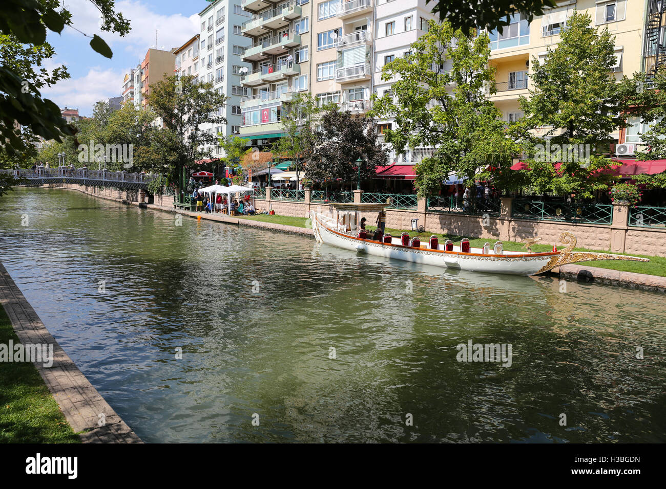 Porsuk River passing through Eskisehir City, Turkey Stock Photo - Alamy