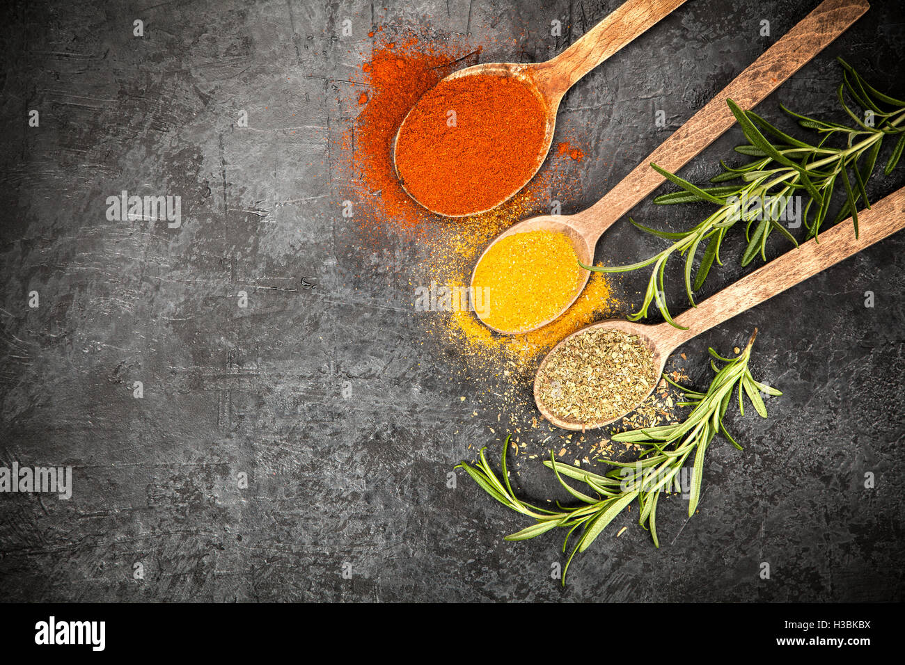 Indian spice and herbs hi-res stock photography and images - Alamy