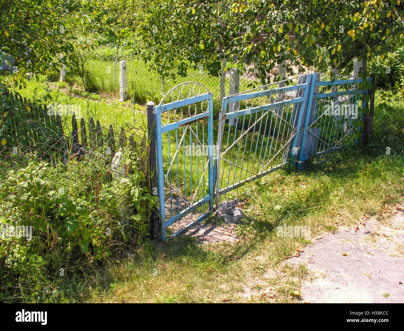 Rickety Gate High Resolution Stock Photography and Images - Alamy