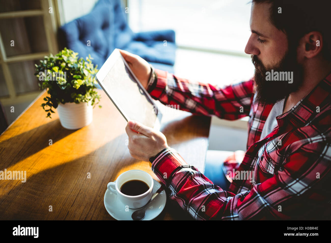 Tablet computer table side view hi-res stock photography and images - Alamy