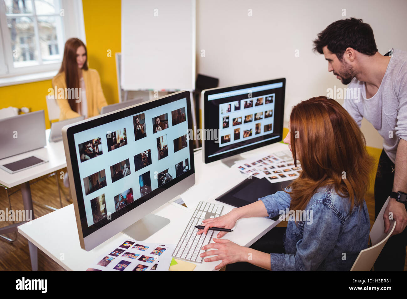 Female editor hi-res stock photography and images - Alamy