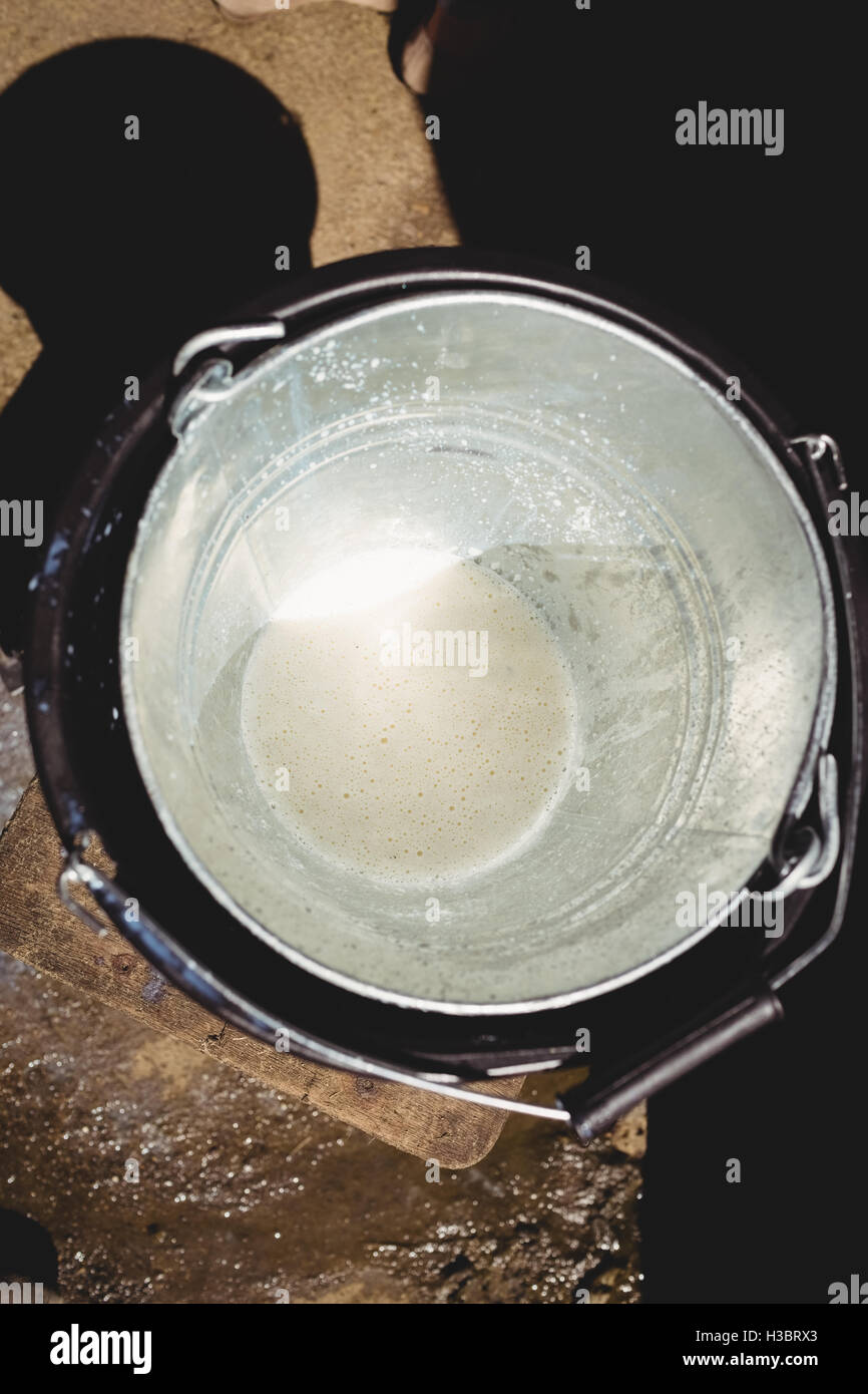 Empty bucket hi-res stock photography and images - Alamy