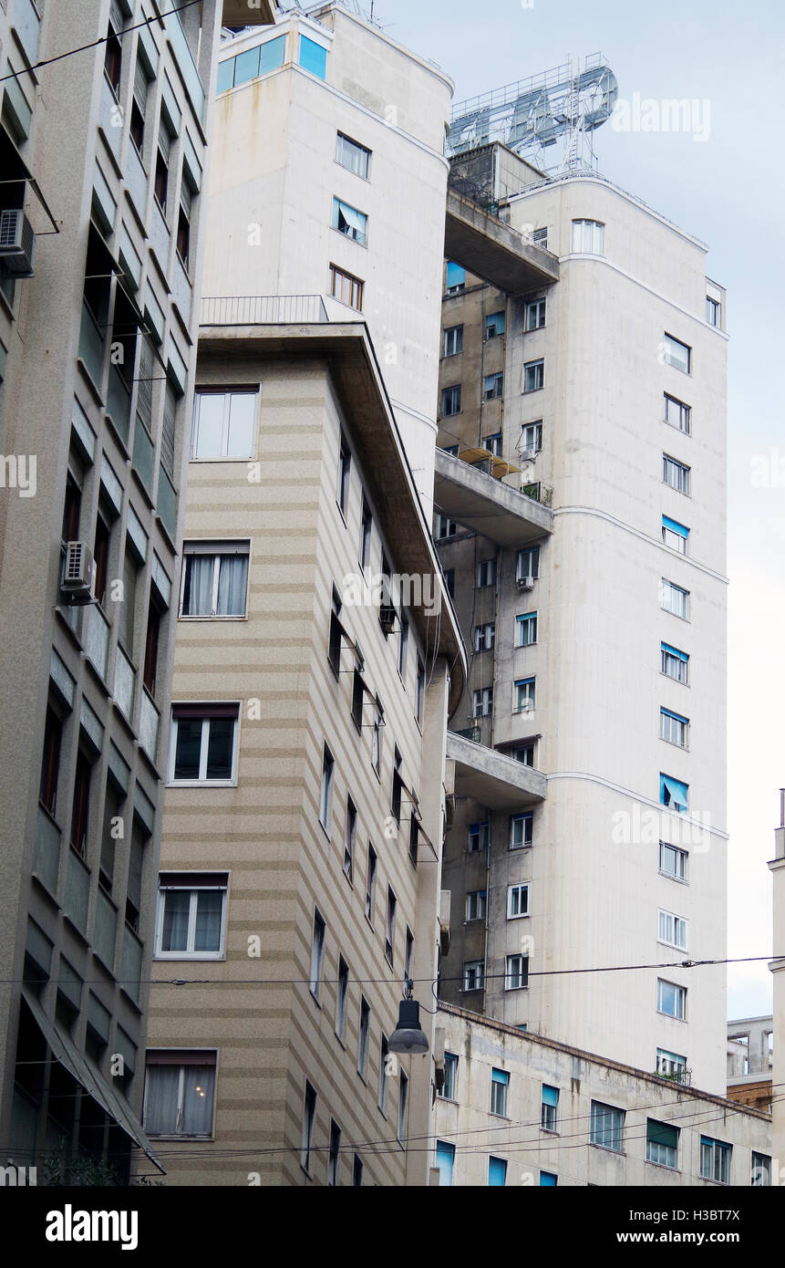 U shaped office building hi-res stock photography and images - Alamy