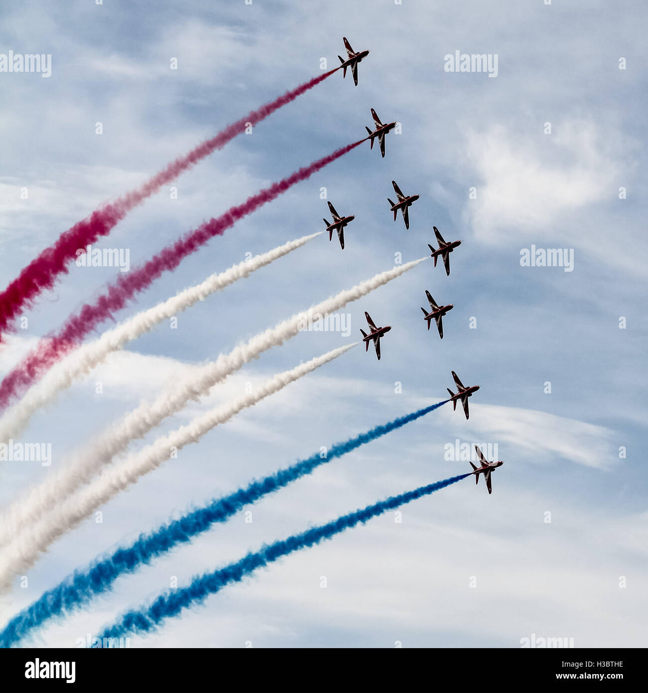 The Red Arrows perform aerobatic at Farnborough Air Show Stock Photo ...