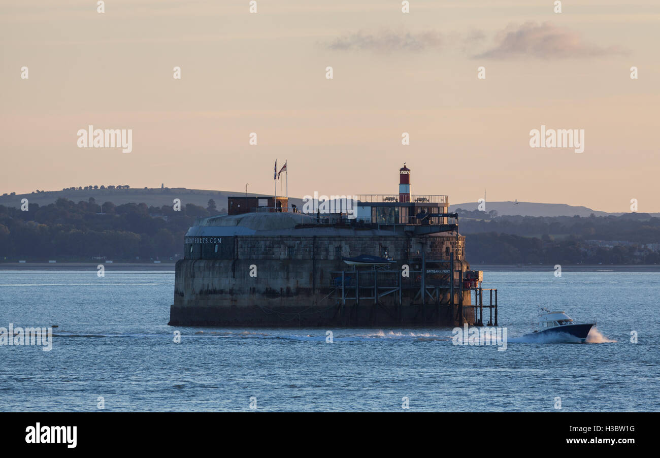 Solent forts boat hi-res stock photography and images - Alamy