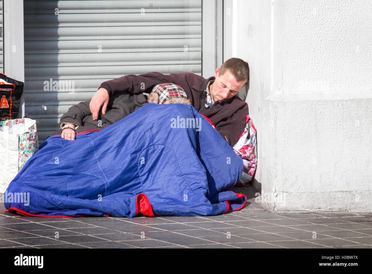 homeless homelessness sleeping rough beg beggar begging hungry cold ...