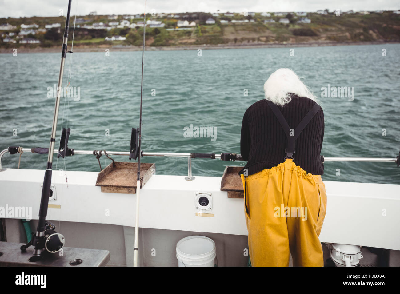 Fisherman at the the sea hi-res stock photography and images - Alamy