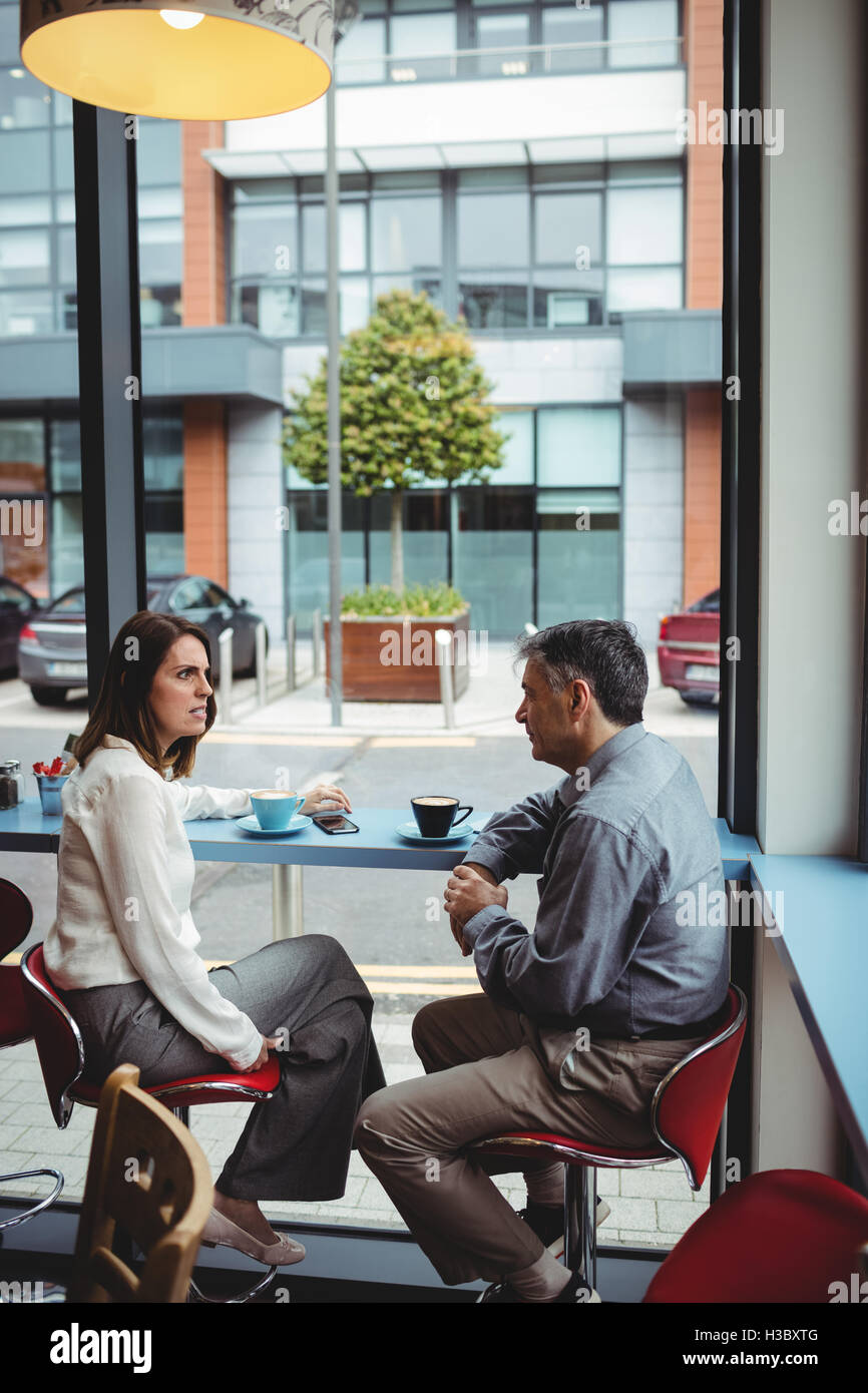 Conversation man woman hi-res stock photography and images - Alamy