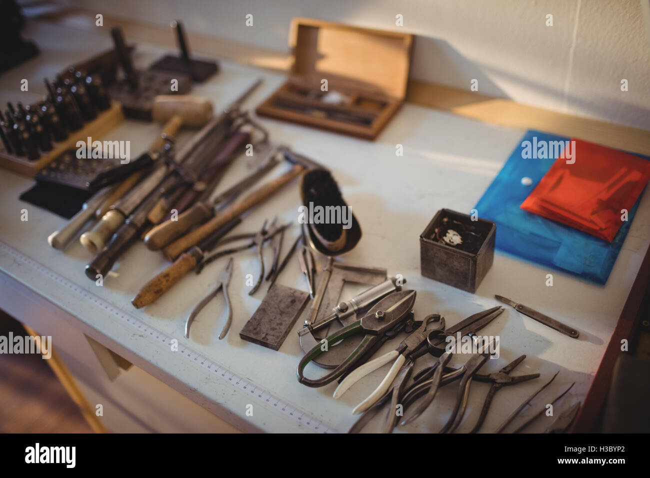 Workbench hi-res stock photography and images - Alamy