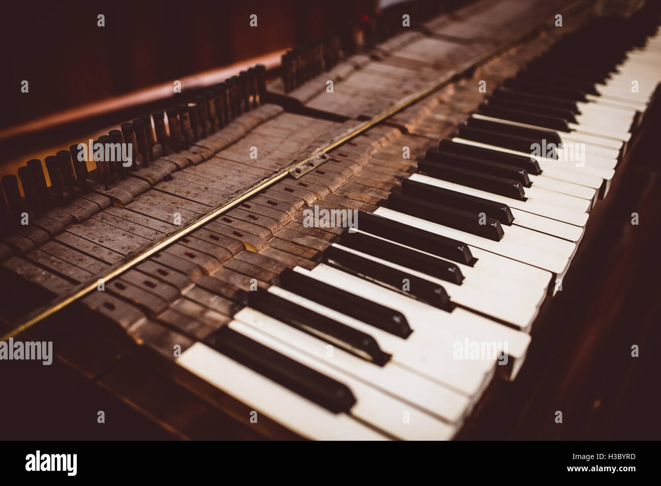 Old piano keyboard Stock Photo - Alamy