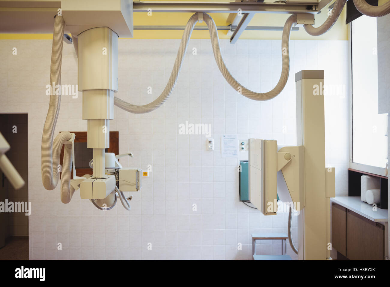 Ray radiography scan machine hi-res stock photography and images - Alamy