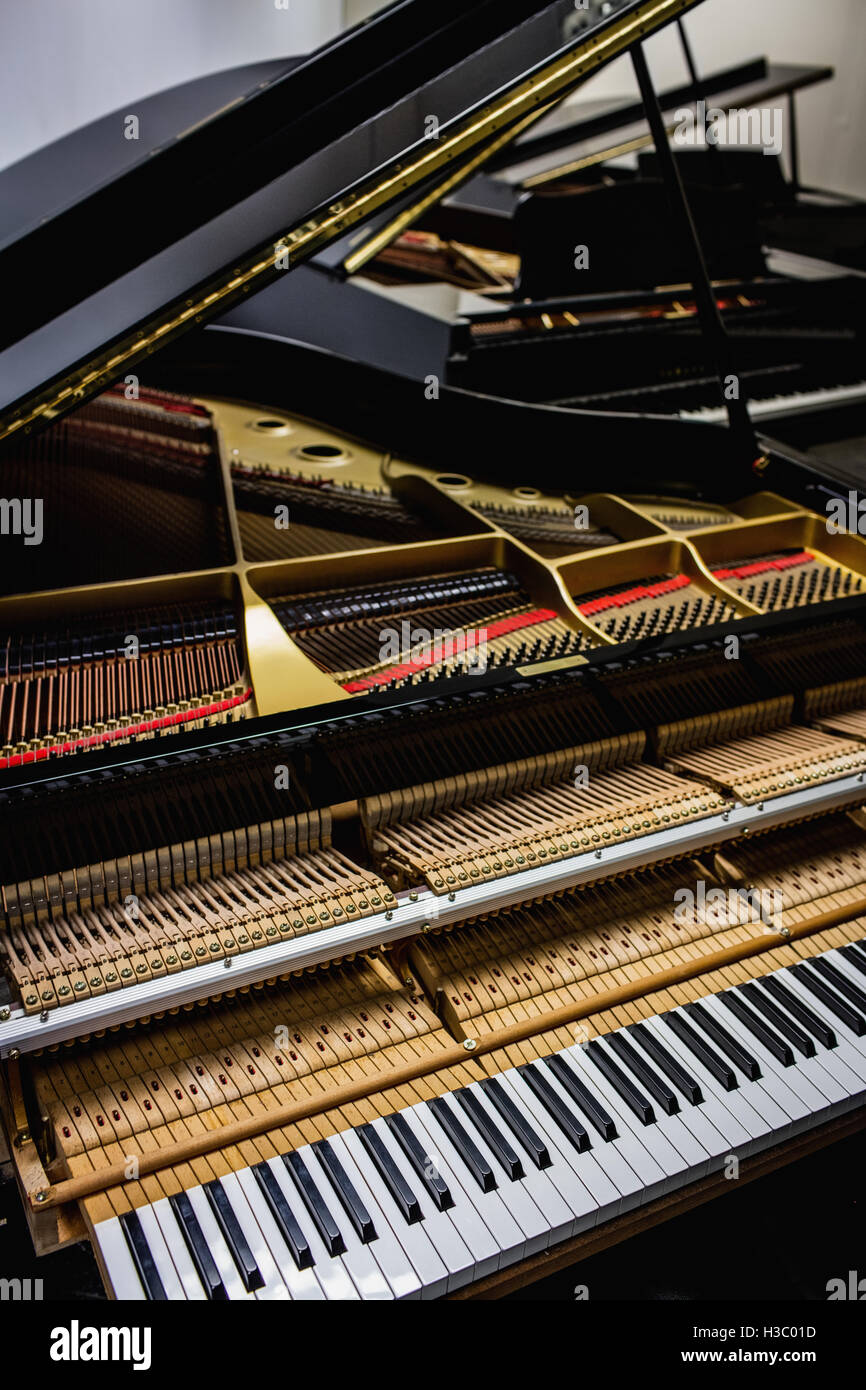Old piano hi-res stock photography and images - Alamy