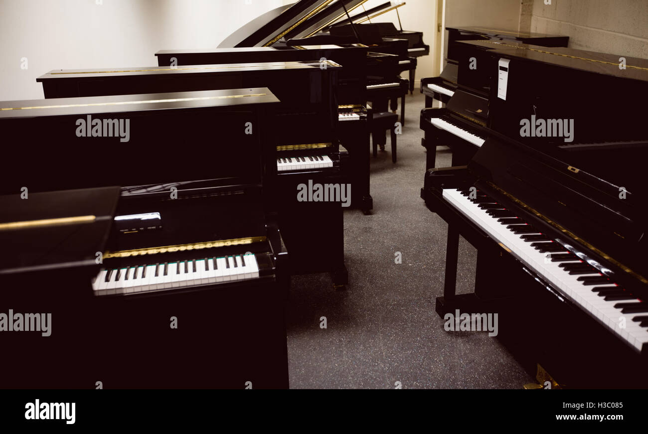 Antique pianos hi-res stock photography and images - Alamy