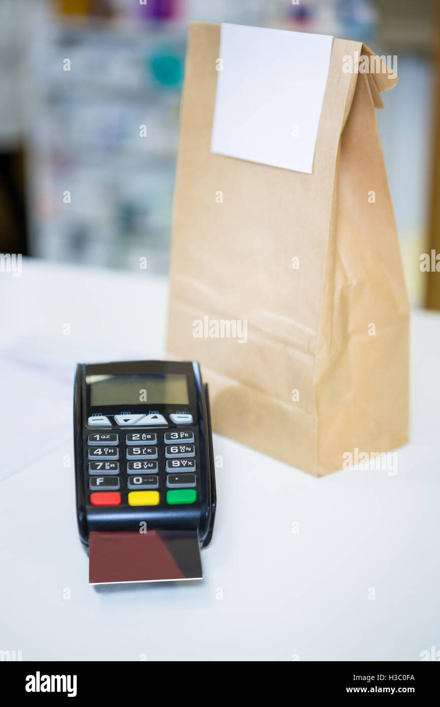 Terminal machine hi-res stock photography and images - Alamy