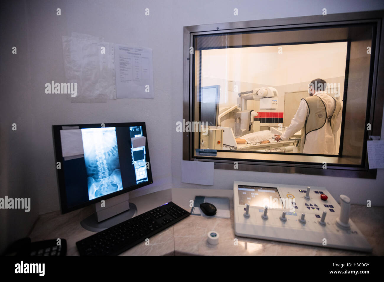 Spinal cord hi-res stock photography and images - Alamy