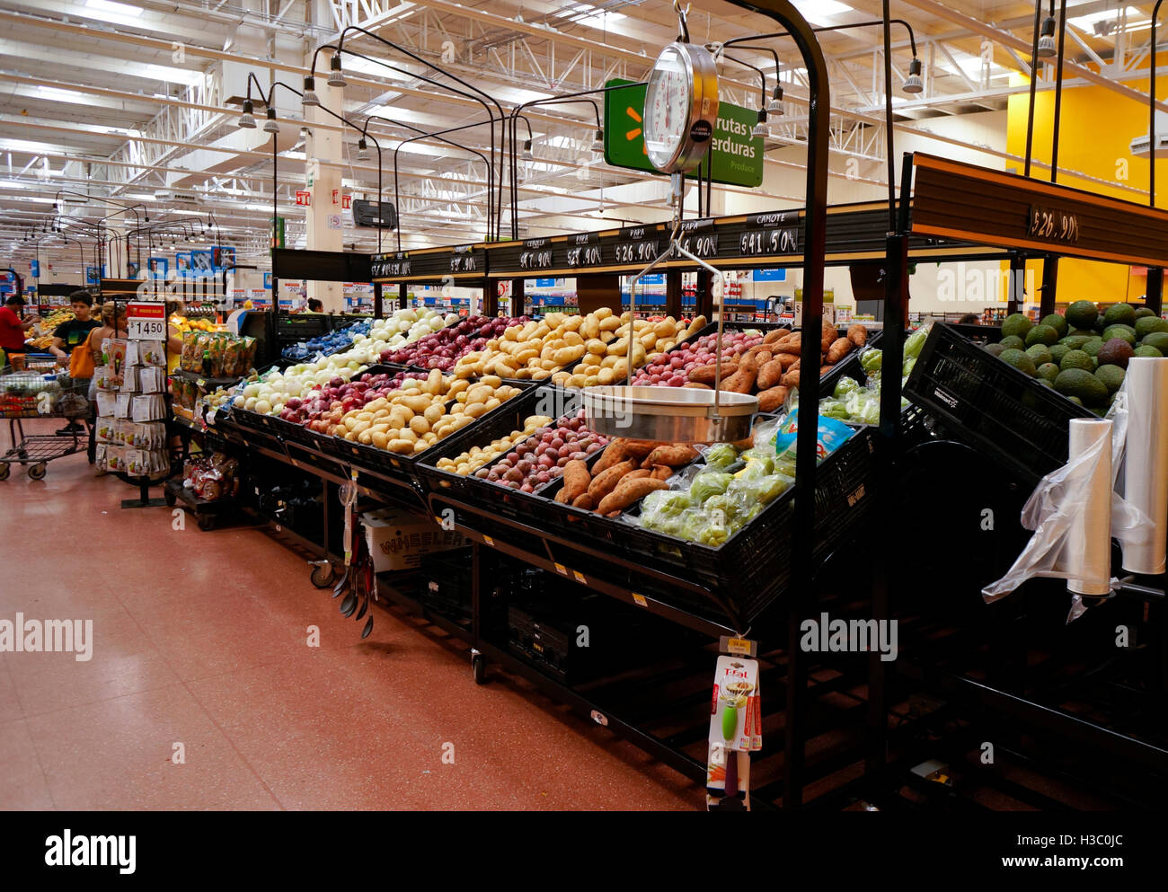 Walmart store in Acapulco, Mexico Stock Photo - Alamy