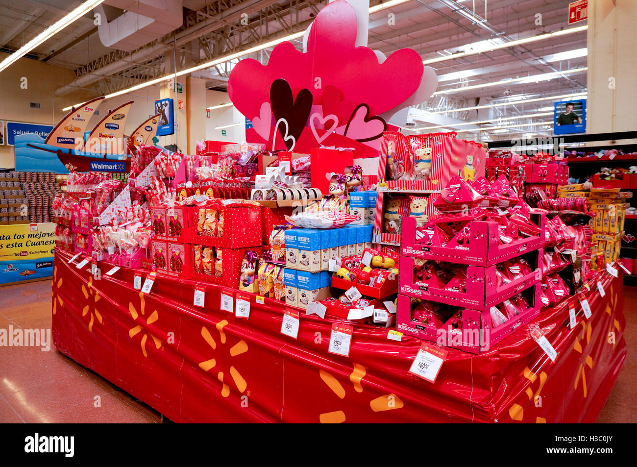 Walmart store in Acapulco, Mexico Stock Photo - Alamy
