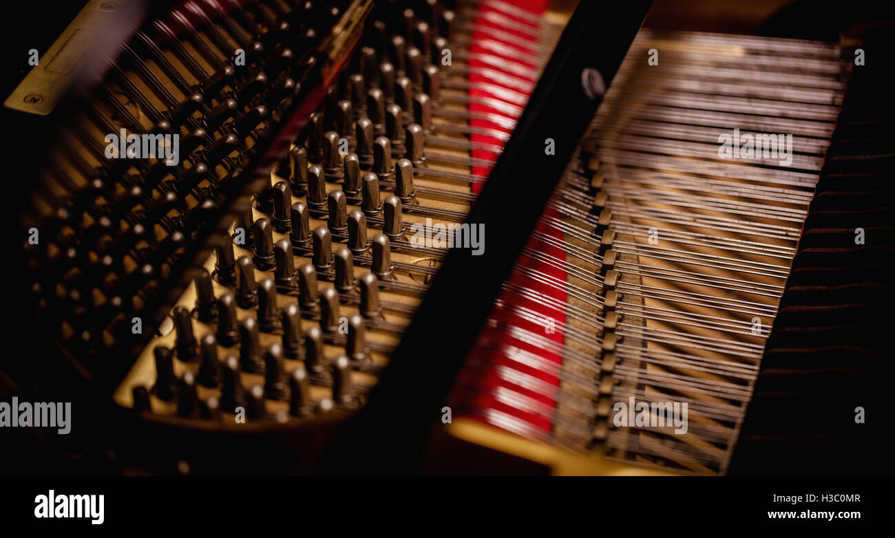 Open piano strings Stock Photo - Alamy