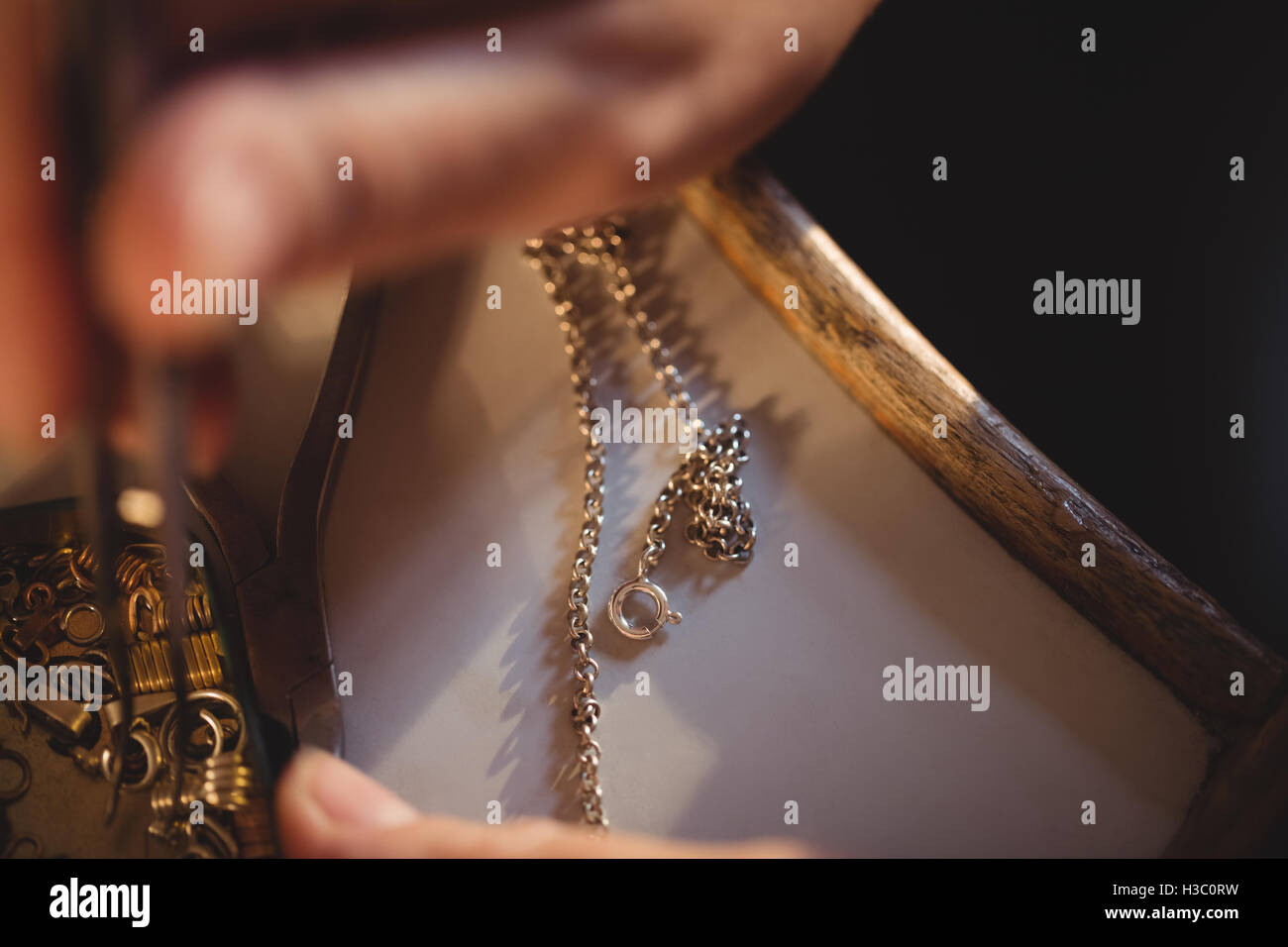Chain making hi-res stock photography and images - Alamy