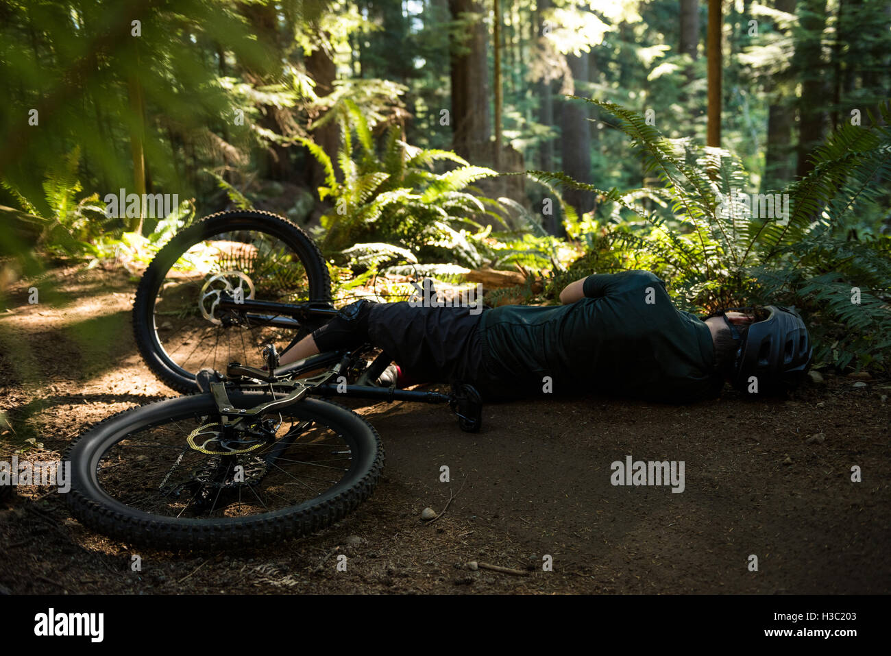 Mountain bike injury hi-res stock photography and images - Alamy