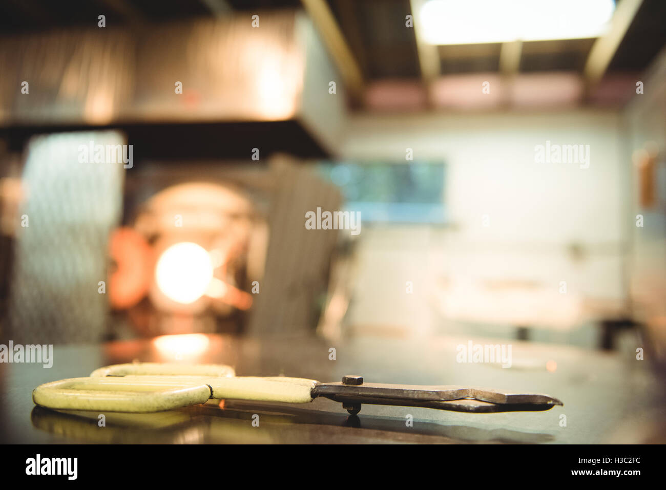 Diamond shears hi-res stock photography and images - Alamy