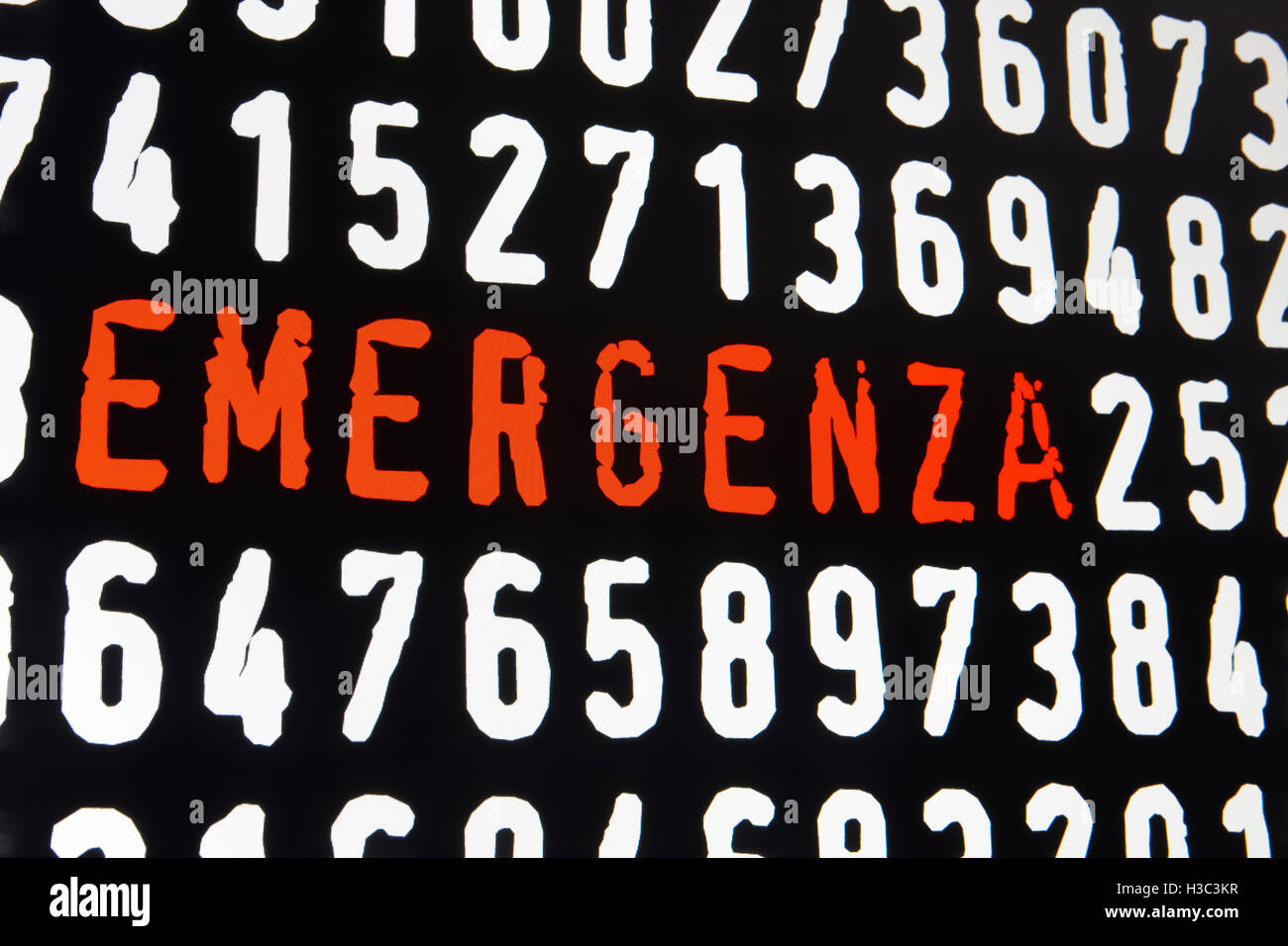 Computer screen with emergenza text on black background. Horizontal ...