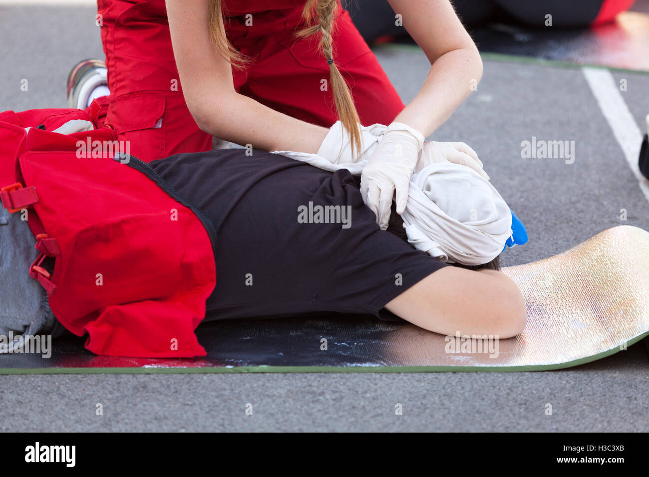 Head injury hi-res stock photography and images - Alamy