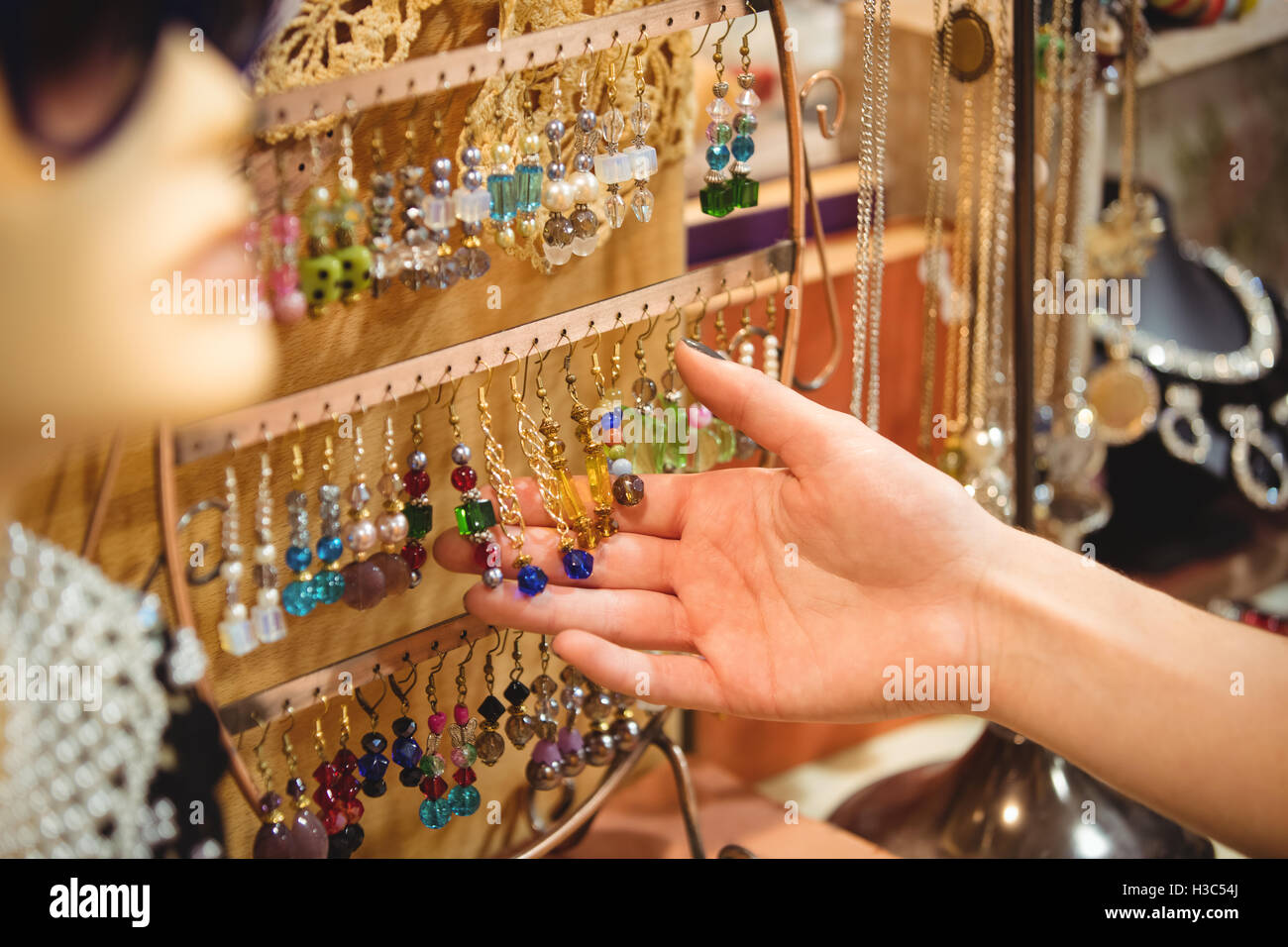 Vintage jewellery hi-res stock photography and images - Alamy