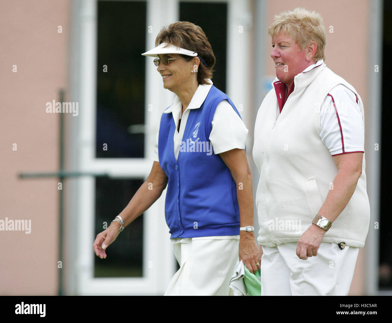 Myra Smith (Clockhouse, white) vs Brig Gunn (Mersea Island, blue ...