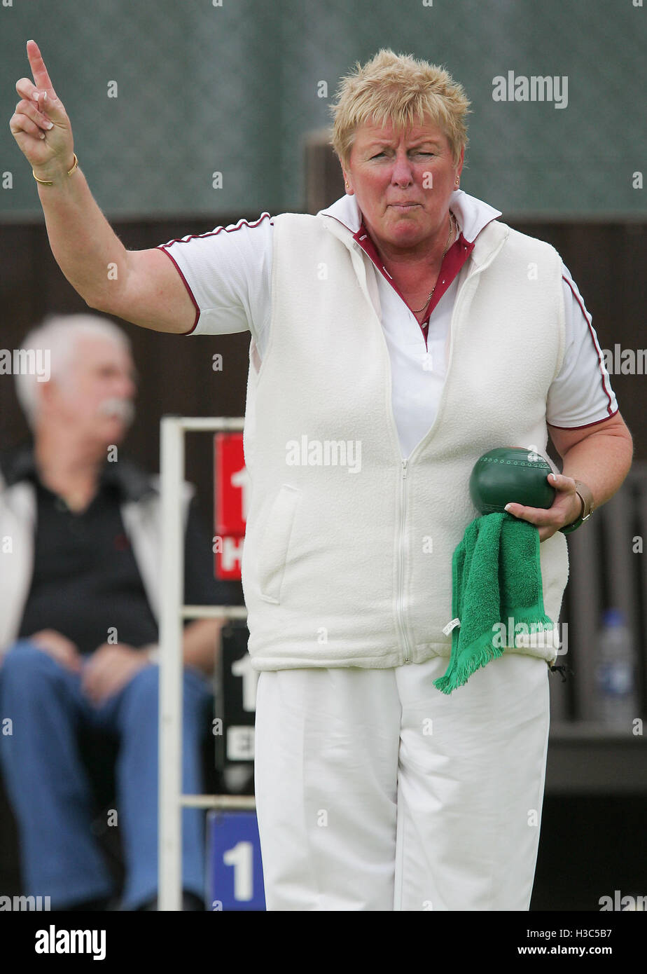 Myra Smith (Clockhouse, white) vs Brig Gunn (Mersea Island, blue ...