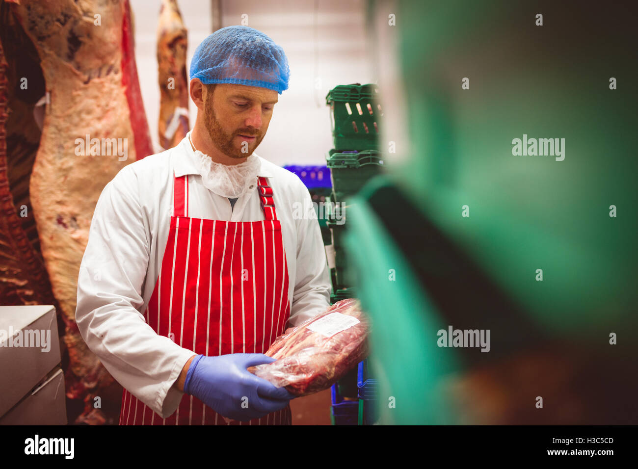 Packed in crates hi-res stock photography and images - Alamy