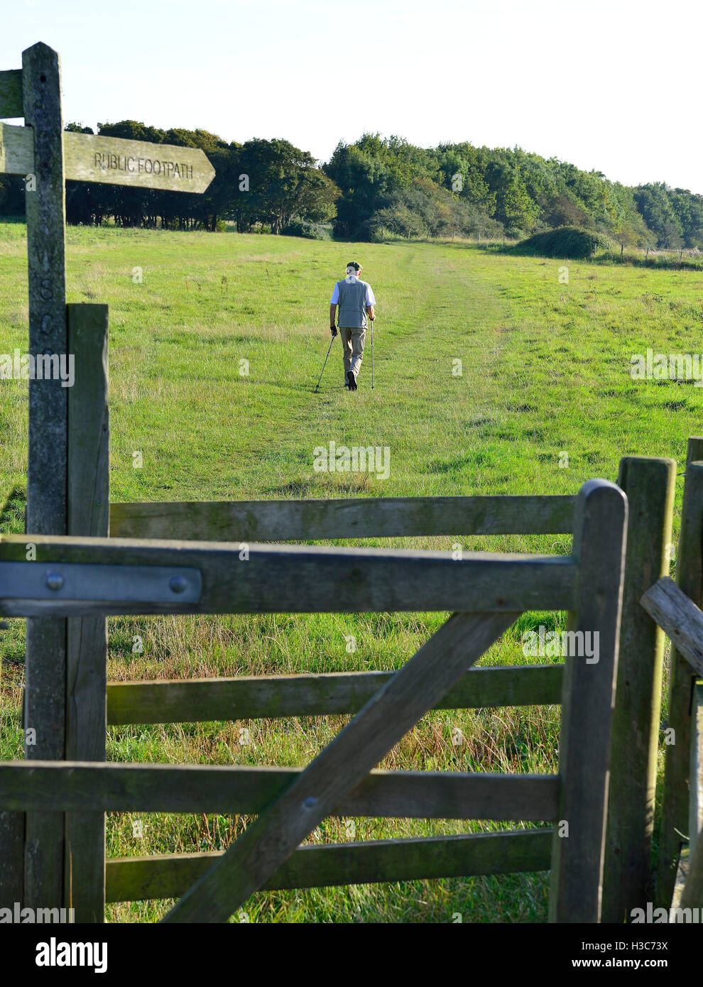 Legal gate hi-res stock photography and images - Alamy