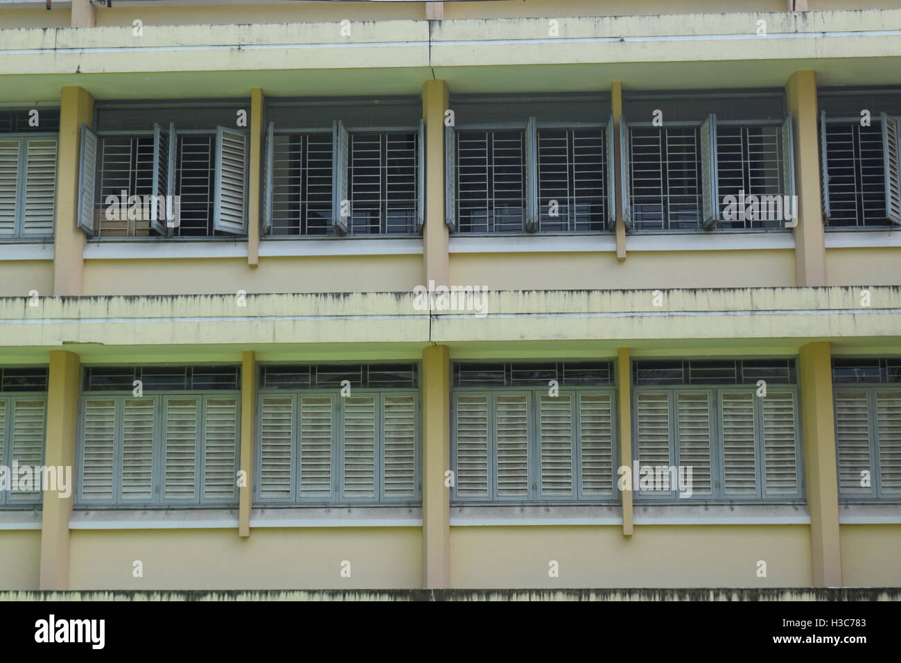 detail of achitecture apartment building with wall, window Stock Photo ...