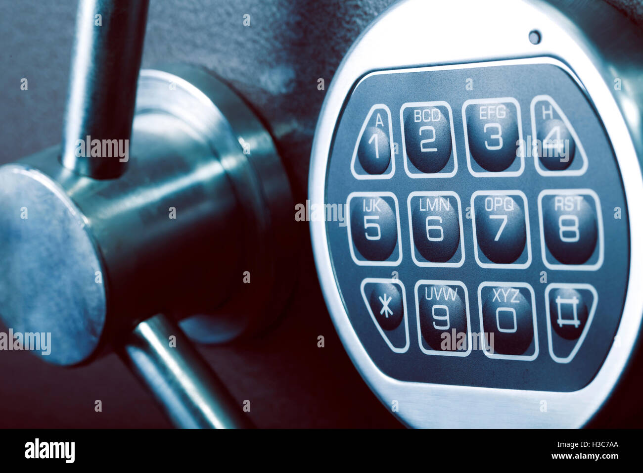 Round safe lock numbers hi-res stock photography and images - Alamy