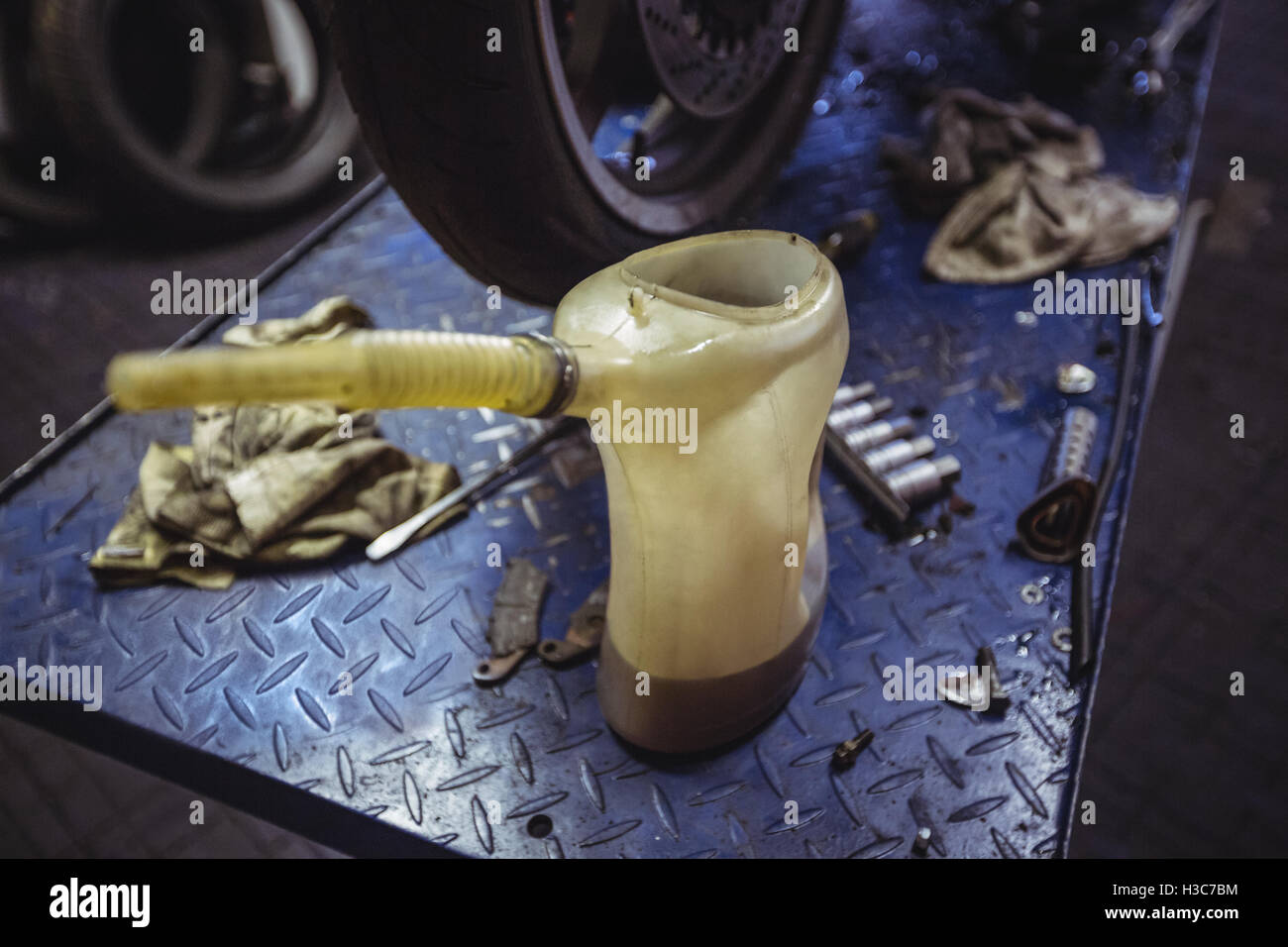 Close-up of oil gallon Stock Photo - Alamy