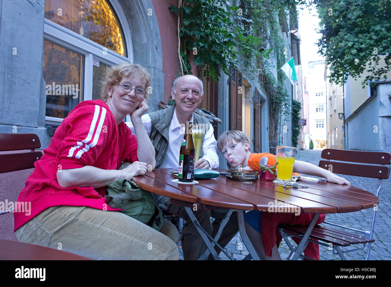 Bald family hi-res stock photography and images - Alamy