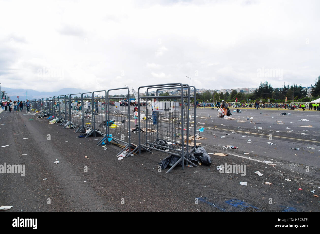 Plastic bottle pollution 2015 hi-res stock photography and images - Alamy
