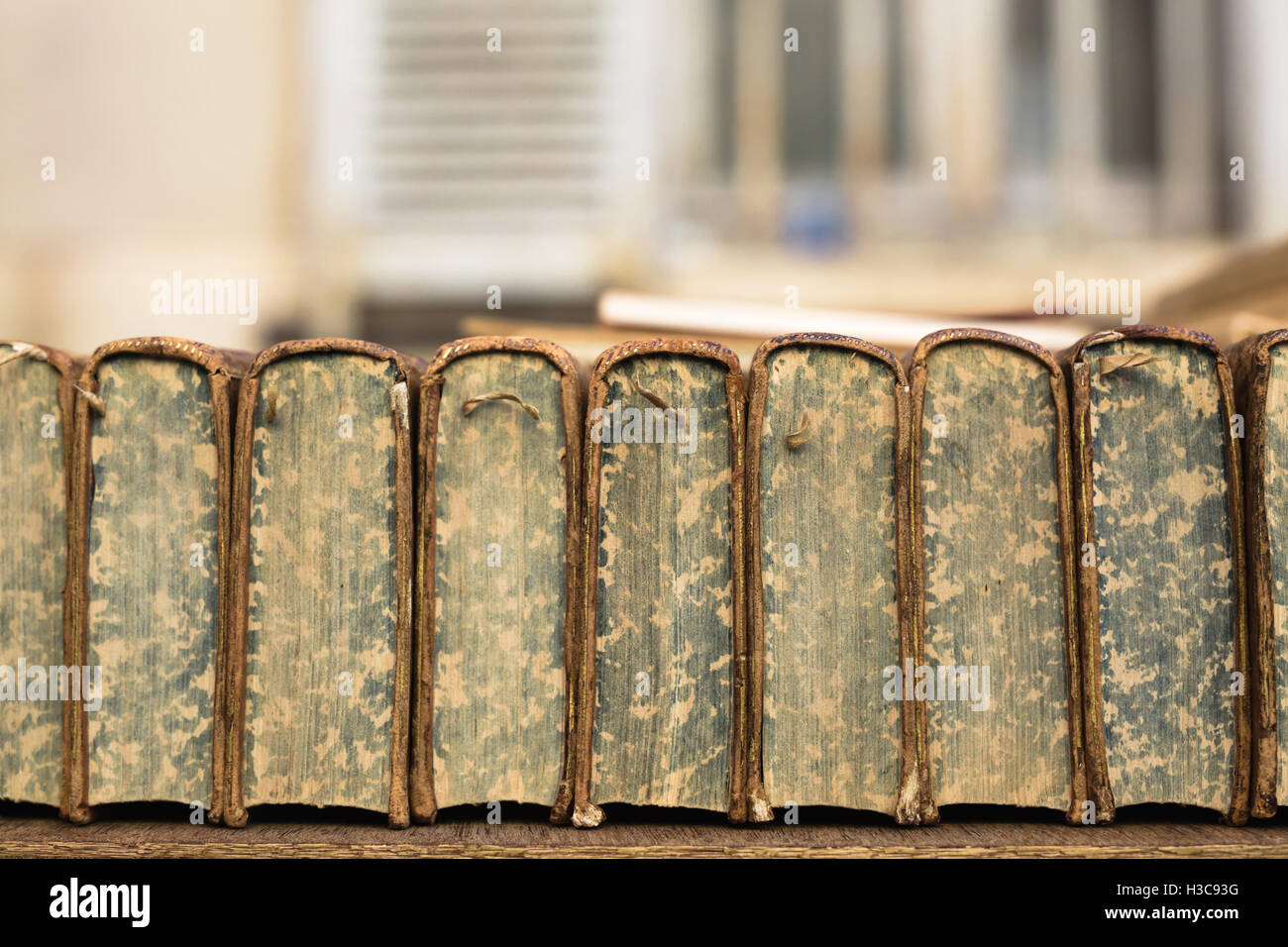 Old book market hi-res stock photography and images - Alamy