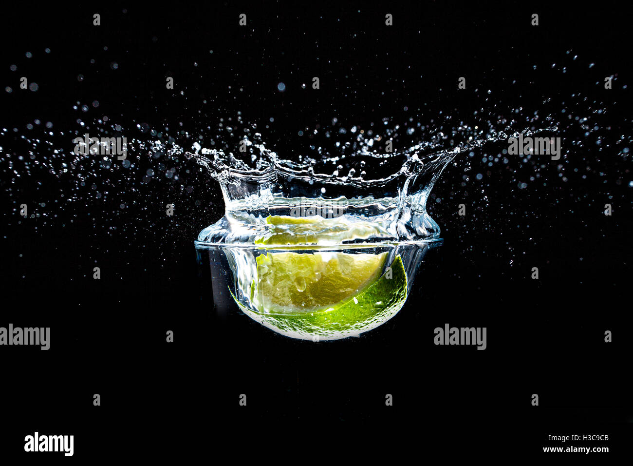 Dropping lime hi-res stock photography and images - Alamy
