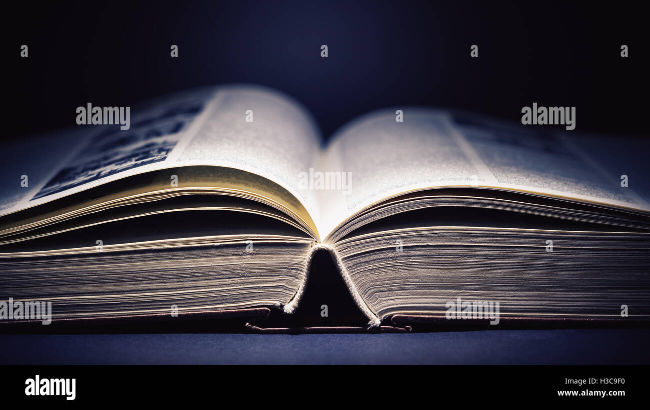 Book details hi-res stock photography and images - Alamy