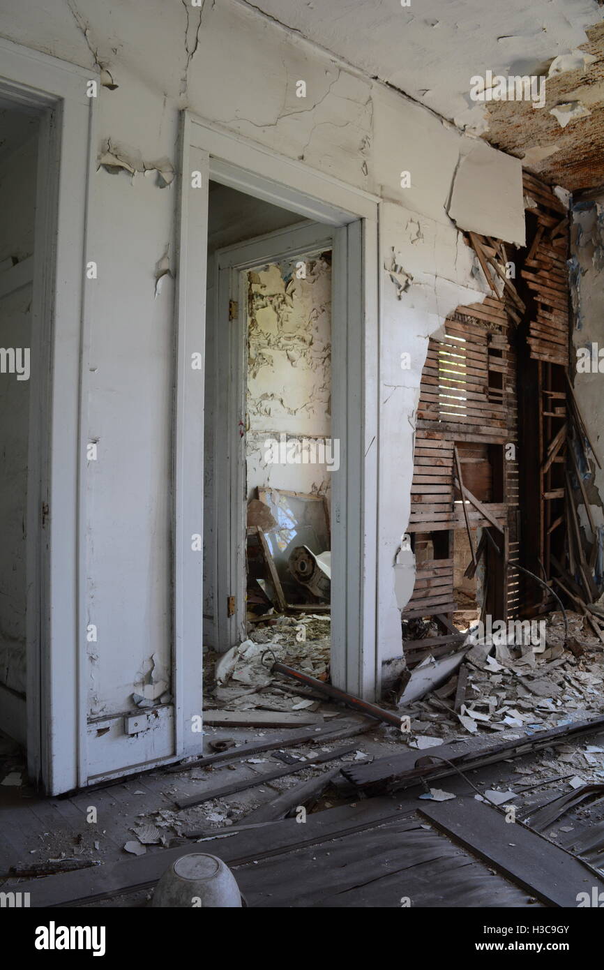 Trashed house hi-res stock photography and images - Alamy